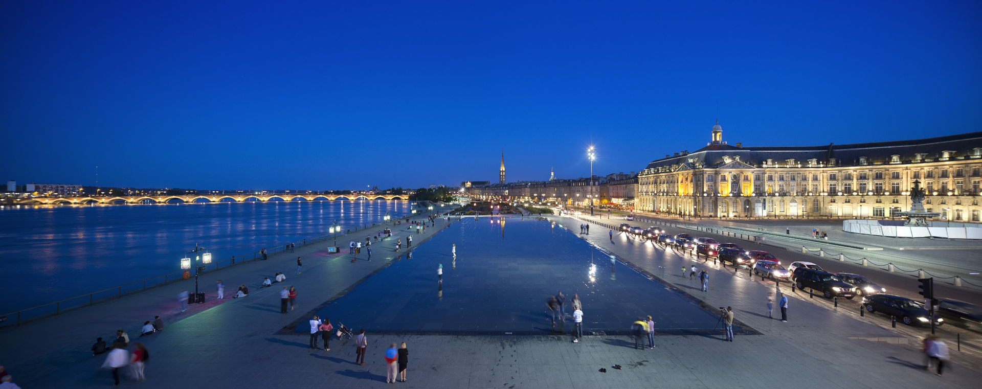 Quais Rive Gauche de la Garonne – France by Light